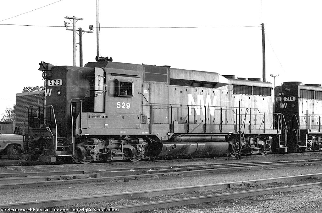 N&W GP-30 529